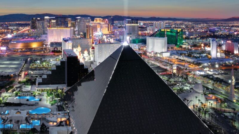 Las Vegas: Fantasy Burlesque Show at Luxor Hotel & Casino - The Sum Up