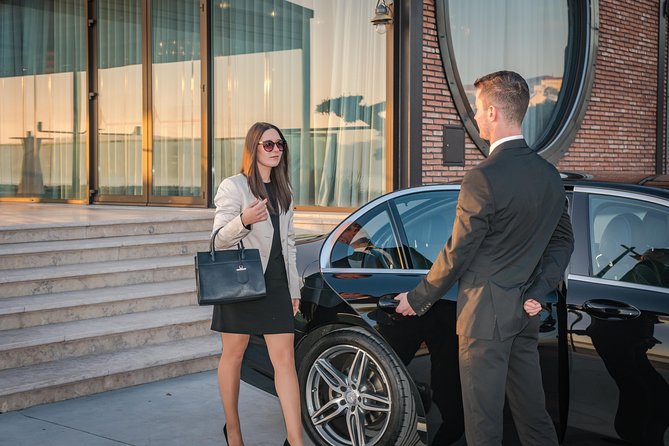 Lisbon Private Transfer to Airport Departures - Vehicle Features and Comfort Amenities