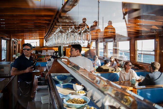 Live Music & Sunset Wooden Boat in Barcelona - Customer Reviews and Feedback