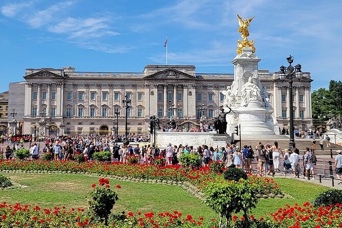 London: Westminster Abbey, Big Ben & Changing of the Guards Tour - Admiring the Iconic Big Ben