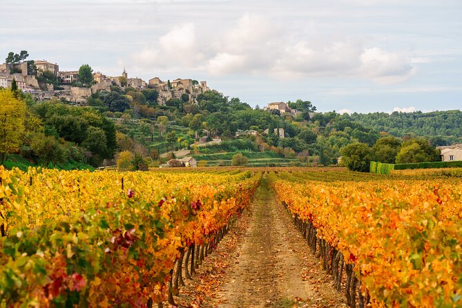 Luberon Small-Group Day Trip From Avignon - Marveling at the Colorful Cliffs of Roussillon