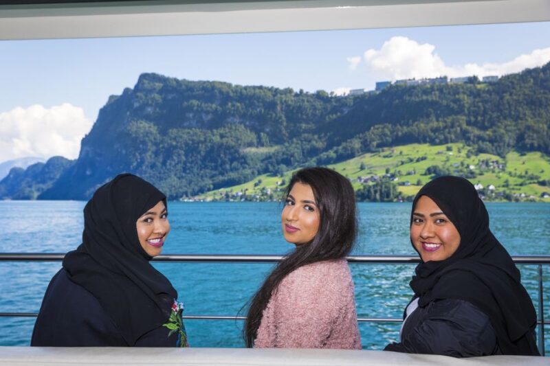 Lucerne: Walking and Boat Tour With Cheese & Wine Tasting - Exploring Iconic Lucerne Landmarks