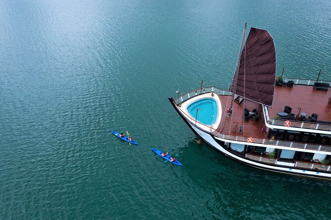 Luxury Cruise 5 star Top Tier Lan Ha bay 2D1N/ 3D2N - The Role of Guides and Service