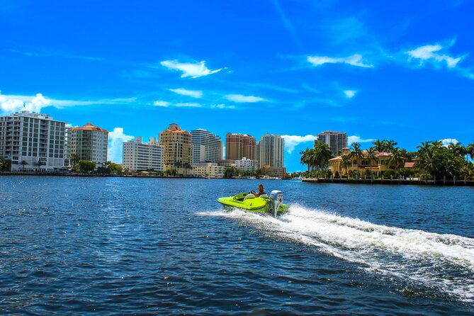 Mini Powerboat Rental - The Practicalities: What’s Included and What to Expect
