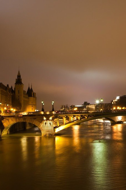 Paris: Illuminated Walking Tour - Meeting Points and Accessibility