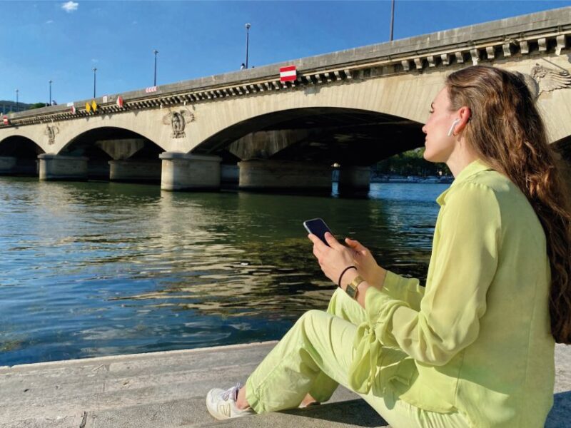 Paris: Smartphone Audio Walking Tour Around the Eiffel Tower - Audio Guide Features