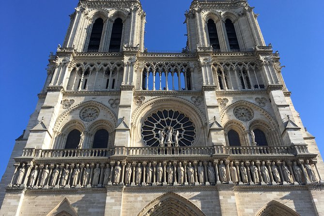 Private 3 Hour Historical Walking Tour in Paris Medieval - Meeting Point and Tour Logistics