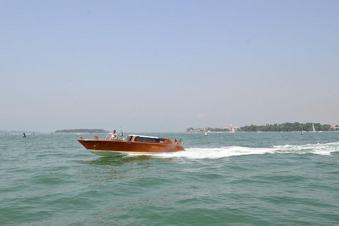 Private Departure Transfer: Venice Hotels to Venice Train or Bus Station - Transportation Features and Accessibility