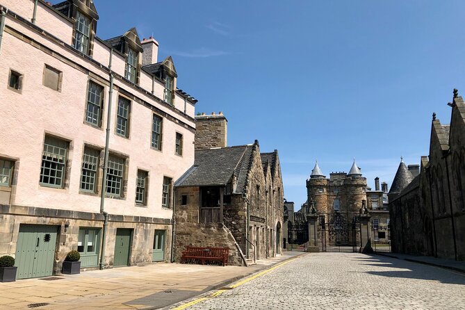 Private Old Town, Edinburgh Walking Tour - Meeting and Ending Points
