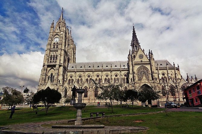 Private Quito City Tour, Historical Center, Equator Museum, and Pululahua Crater - Exploring Quito Old Town