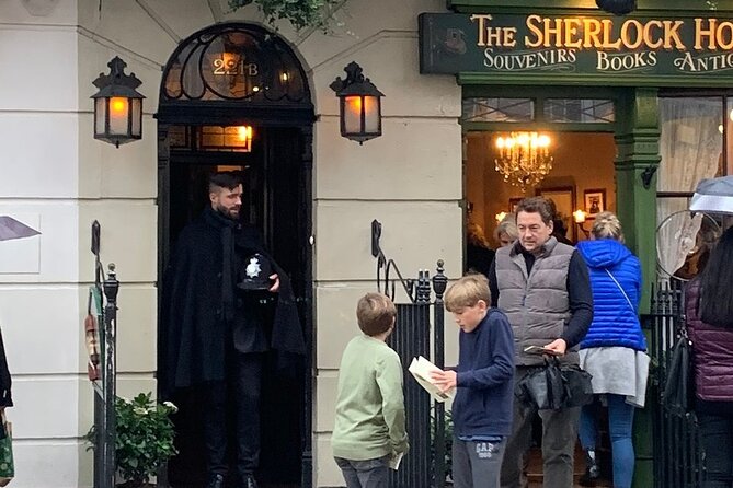 Private Tour: The London of Shakespeare, the Beatles, James Bond and Sherlock Holmes by Traditional Black Cab - Iconic Locations