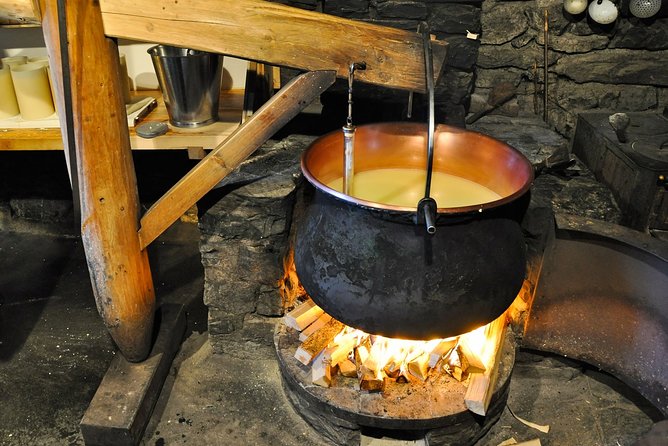 Private Trip From Geneva to Gruyeres: Cheese & Chocolate Tasting - Exploring the Gruyeres Market