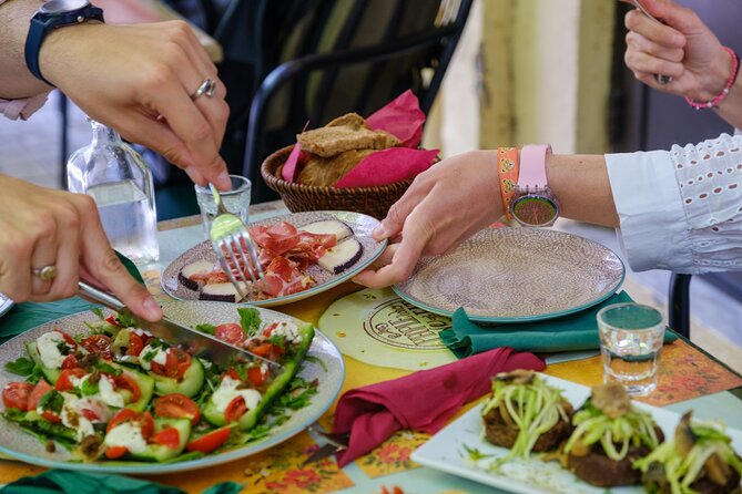 Private Walking Tour Gastronomic Food Tour in Thessaloniki - Tour Experience and Group Size