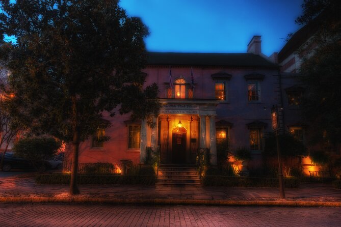 Savannah Strangled not Stirred Pub Crawl - Who Will Love This Tour?