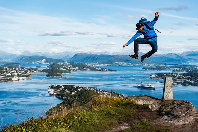 Seakayak And Hike in Ålesund - Exploring Ålesund by Sea Kayak
