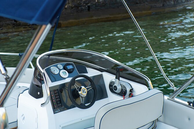 Self Driving Boats on Lake Como - Exploring the Scenic Beauty of Lake Como