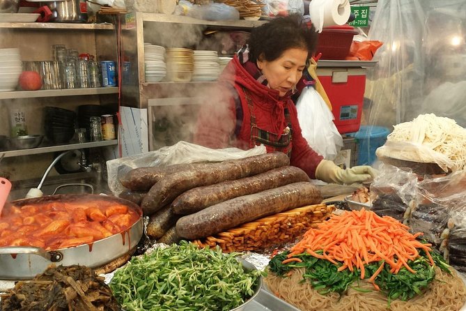 Seoul Night Tour (Gwangjang Market, Royal Palace and Naksan Park) - Who Should Consider This Tour?
