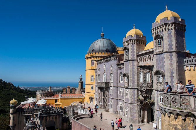 Sintra Palaces Private Tour With Pena Palace and Quinta Da Regaleira - Discovering Sintra Village