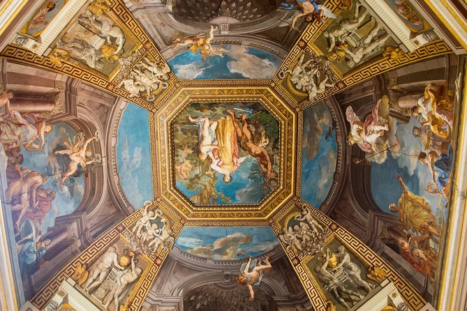 Skip-the-Line Ticket: Sistine Chapel and Vatican Museums in Rome - Crowds and Wait Times