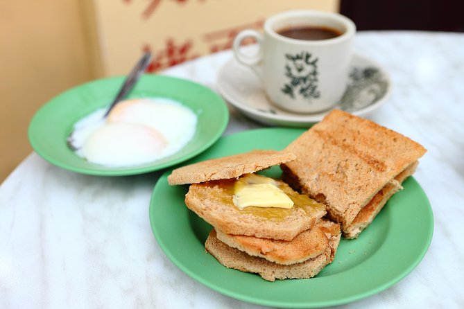 Small Group: Michelin and Local Hawker Food Tour - Historic South Bridge Road and Chinatown Streets