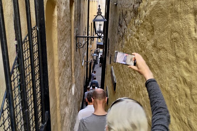 Stockholm Must See - Old Town, Boat + Vasa Museum 3h Small Group - Exploring the Royal Palace