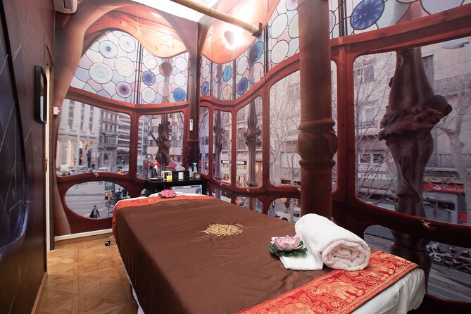 Traditional THAI MASSAGE of 60 Min at THAI SPA MASSAGE BARCELONA - Included Amenities