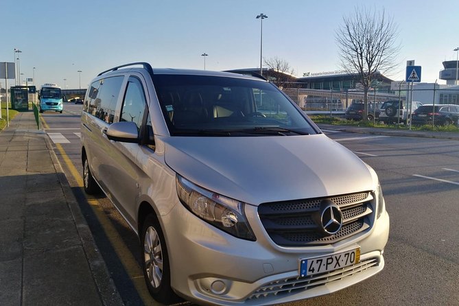 Transfer Airport (OPO) - Porto Center - Booking and Participation Information