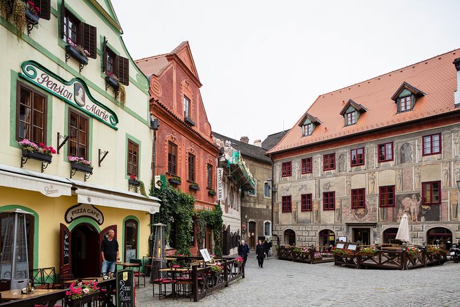 UNESCO Cesky Krumlov From Prague With Guided Tour and Transfer - Exploring Český Krumlov