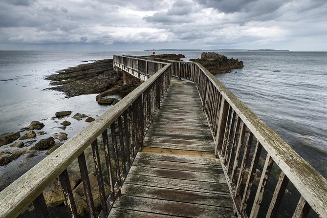 2-Day Game of Thrones Rail Tour From Dublin Incl. Belfast and Giants Causeway - Exploring Belfast and the Giants Causeway