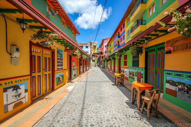 Amazing Private Guatape Tour + Boat Ride + Helicopter & Rock - Exploring Guatape