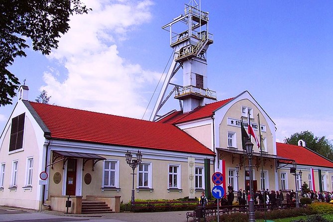 Auschwitz-Birkenau and Salt Mine Full Day Tour - Discovering the Wieliczka Salt Mine