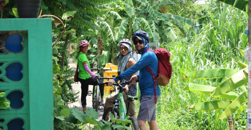 Bangkok: Bike and Canal Boat Tour with Lunch - Artistic and Riverside Charm