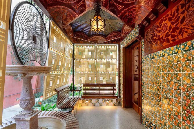 Barcelona Gaudi Houses Tour: Casa Vicens, Pedrera & Casa Batlló - Admiring Casa Batlló