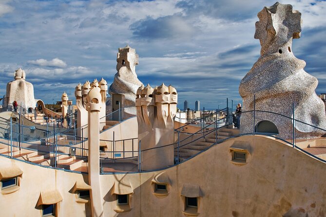 Barcelona: Sagrada Familia, Modernism and Gothic Quarter - Insights From Local Guides