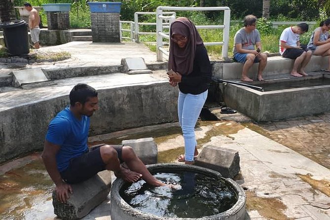 Batu Caves,Waterfalls and Hot Springs Tour With Lunch - FAQs