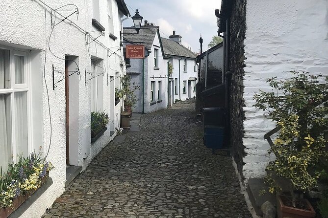Beatrix Potter: Morning Half Day With an Expert Guide - Includes Entrance Fees - Discovering the Scenic Lake District Landscapes