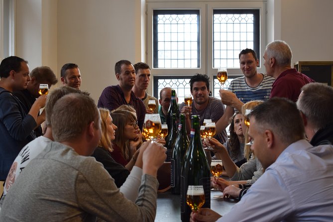 Beerwalk Bruges With Dutch Guide - Receiving a Free BeerWalk Glass
