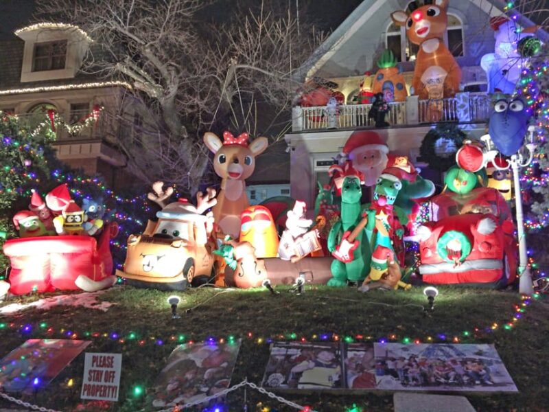 Brooklyn: 1.5-Hour Dyker Heights Christmas Walking Tour - The Practicalities: Price, Duration, and Group Size
