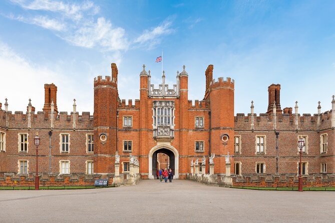 Buckingham Palace, Changing of the Guard & Thames Boat Ride - Tour Itinerary