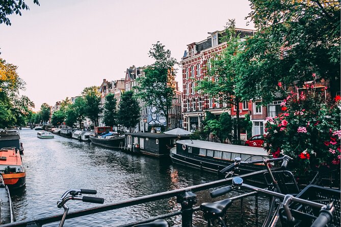 Christmas in Amsterdam: Historical Self-Guided Walking Tour - Enjoying Discounts and Local Recommendations