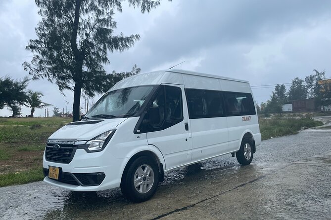 Deluxe Transfer Hue to Hoi An by Amazing way - Transport and Group Size: What It Means for You