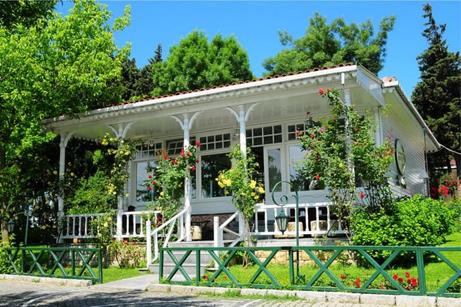 Dolmabace Palace, Bosphorus Boat Tour , Eyüp Sultan Mosque Tour - Booking Details