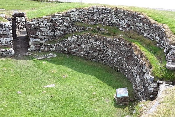 Dunrobin Castle and Glenmorangie Distillery - Local Private Tour - Carn Liath Broch