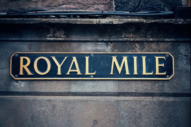 Edinburgh: Discover Edinburghs Old Town Walking Tour - Accessibility and Tour Logistics