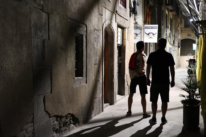 Explore Hidden Streets of Barcelona With a Local - Exploring the Unique Atmosphere of Barcelonas Neighborhoods