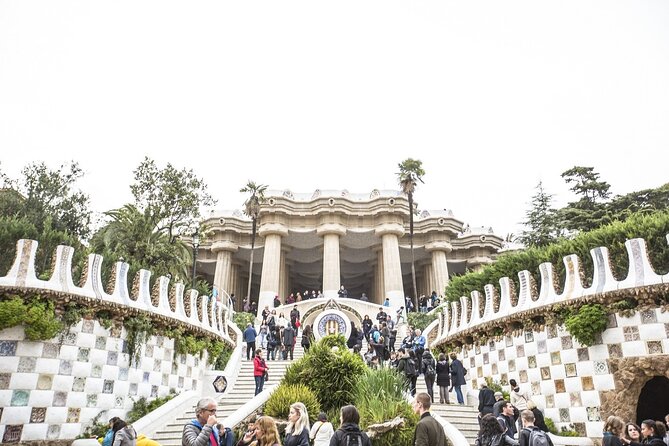 Fast Track Sagrada Familia & Park Guell the Best of Gaudí - Meeting Point and Transportation Information