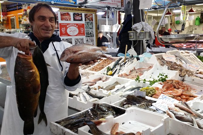 Food Tasty Walking Tour in Civitavecchia - Insights From Knowledgeable Guides