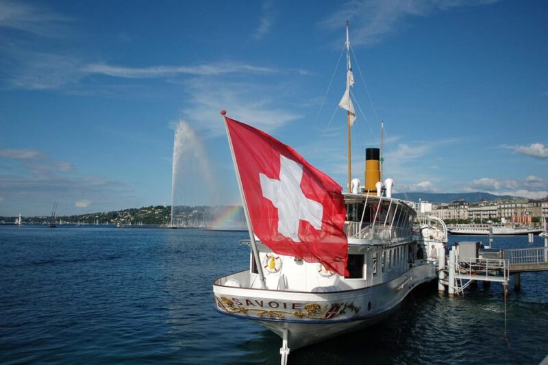 Guided Day Trip to Geneva and Nyon + the Castles of Prangins - Journey to Nyon
