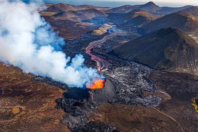 Helicopter Tour to Volcano Reykjanes Eruption in Iceland - Preparing for the Tour