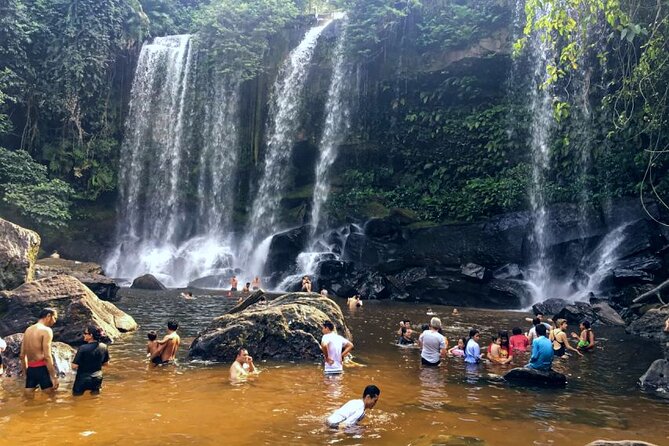 Kullen Waterfall Park with Small Group included entrance fee - FAQ